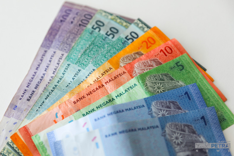 Ringgit Continues Slide Hits Fresh All time Low Against US Dollar