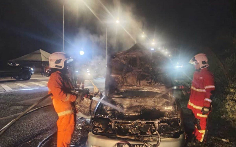 Family of five escapes unharmed as car catches fire near Kuala Krai ...