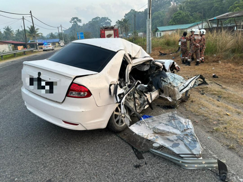 Driver killed after Proton Saga veers into opposite lane and collides ...